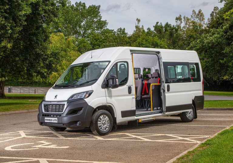 GM School Minibus Lite | Lightweight Minibuses
